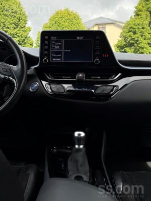Красный Тойота C-HR 2021 в Рига, объемом двигателя 1.80 л и пробегом 80 тыс. км за 23500 €, фото 11 на AUTOMOTO.COM.LV