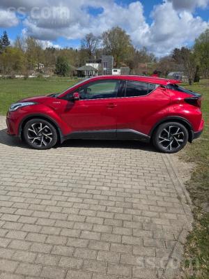 Sarkans Toyota C-HR 2021 Ogre, ar dzinēja tilpumu 1.80 L un nobraukumu 135 tūkst. km par 18500 €, foto 3 vietnē AUTOMOTO.COM.LV
