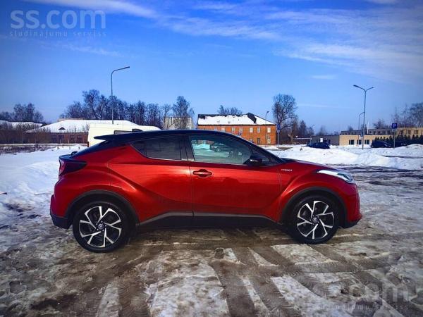 Красный Тойота C-HR 2021 в Даугавпилс, объемом двигателя 1.80 л и пробегом 92 тыс. км за 19700 €, фото 1 на AUTOMOTO.COM.LV