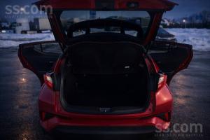 Sarkans Toyota C-HR 2021 Daugavpils, ar dzinēja tilpumu 1.80 L un nobraukumu 92 tūkst. km par 19700 €, foto 6 vietnē AUTOMOTO.COM.LV