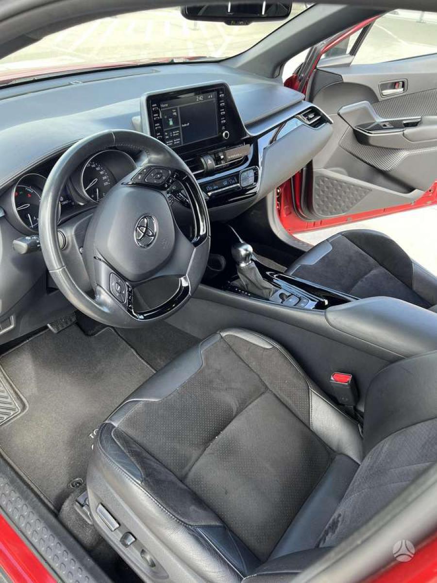 Sarkans Toyota C-HR 2021 Viļņa, ar dzinēja tilpumu 1.80 L un nobraukumu 128 tūkst. km par 21000 €, foto 8 vietnē AUTOMOTO.COM.LV