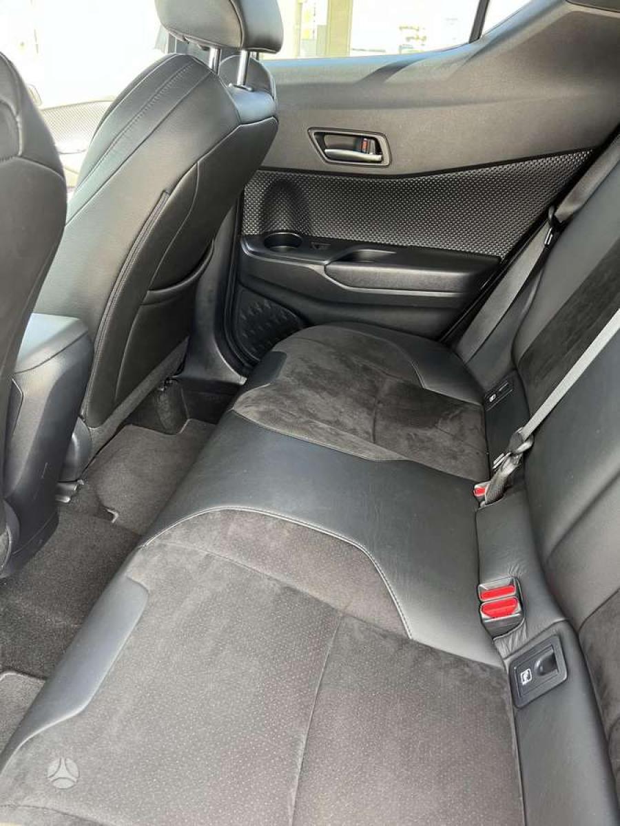 Sarkans Toyota C-HR 2021 Viļņa, ar dzinēja tilpumu 1.80 L un nobraukumu 128 tūkst. km par 21000 €, foto 12 vietnē AUTOMOTO.COM.LV