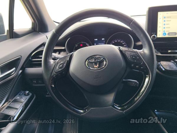 Красный Тойота C-HR 2022 в Таллин, объемом двигателя 1.80 л и пробегом 45 тыс. км за 22995 €, фото 9 на AUTOMOTO.COM.LV