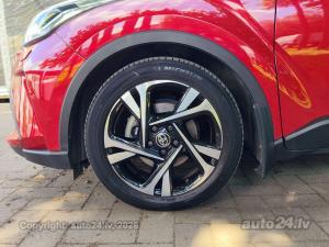 Sarkans Toyota C-HR 2022 Tallina, ar dzinēja tilpumu 1.80 L un nobraukumu 45 tūkst. km par 22995 €, foto 15 vietnē AUTOMOTO.COM.LV