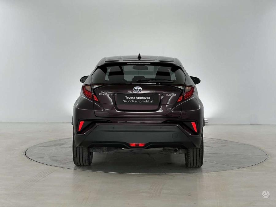 Sarkans Toyota C-HR 2022 Viļņa, ar dzinēja tilpumu 1.80 L un nobraukumu 144 tūkst. km par 21900 €, foto 5 vietnē AUTOMOTO.COM.LV
