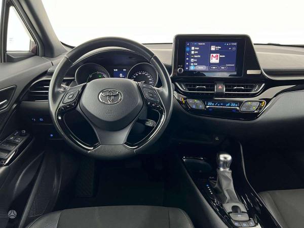 Красный Тойота C-HR 2022 в Вильнюс, объемом двигателя 1.80 л и пробегом 144 тыс. км за 21900 €, фото 9 на AUTOMOTO.COM.LV