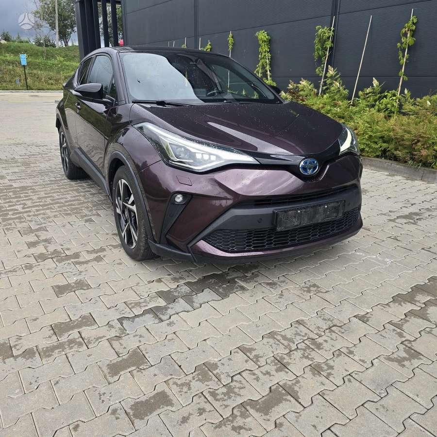 Красный Тойота C-HR 2022 в Вильнюс, объемом двигателя 1.80 л и пробегом 141 тыс. км за 18999 €, фото 1 на AUTOMOTO.COM.LV