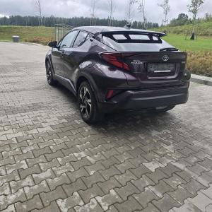 Красный Тойота C-HR 2022 в Вильнюс, объемом двигателя 1.80 л и пробегом 141 тыс. км за 18999 €, фото 4 на AUTOMOTO.COM.LV