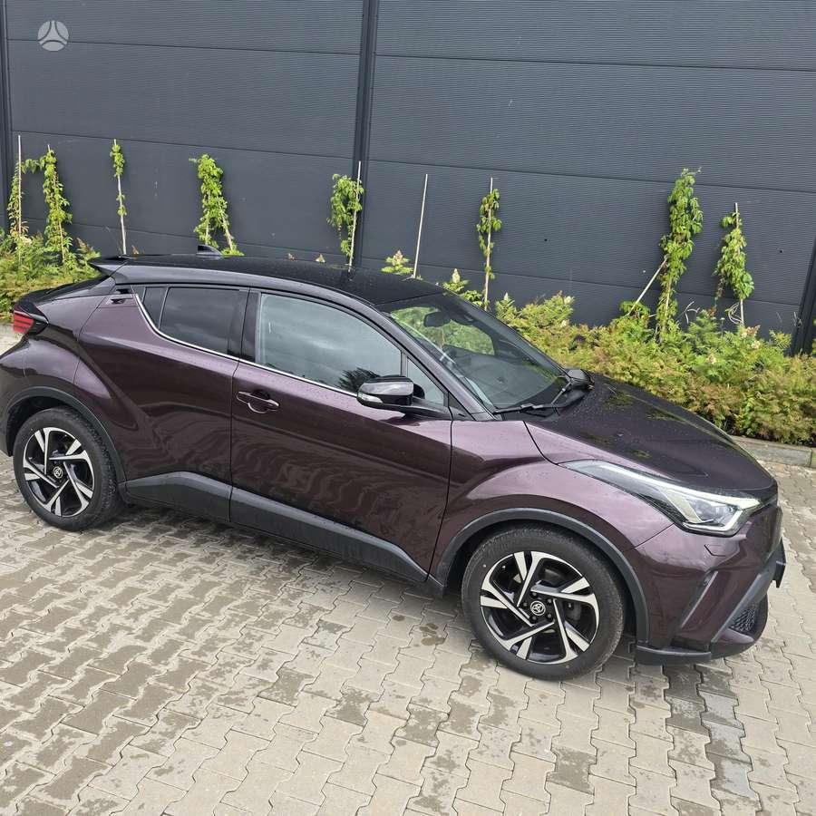 Красный Тойота C-HR 2022 в Вильнюс, объемом двигателя 1.80 л и пробегом 141 тыс. км за 18999 €, фото 5 на AUTOMOTO.COM.LV