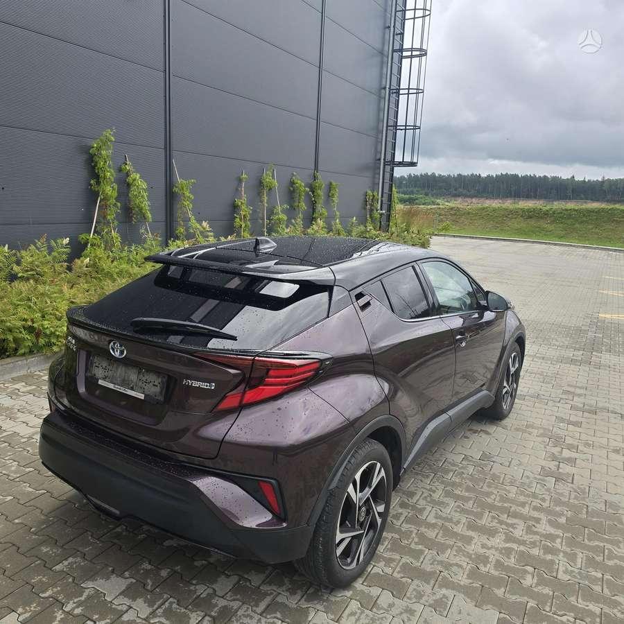 Красный Тойота C-HR 2022 в Вильнюс, объемом двигателя 1.80 л и пробегом 141 тыс. км за 18999 €, фото 8 на AUTOMOTO.COM.LV