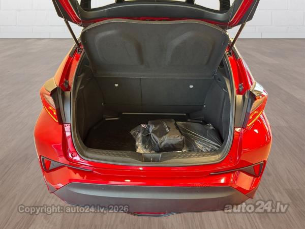 Красный Тойота C-HR 2022 в Тарту, объемом двигателя 1.80 л и пробегом 129 тыс. км за 21250 €, фото 11 на AUTOMOTO.COM.LV