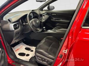 Красный Тойота C-HR 2022 в Тарту, объемом двигателя 1.80 л и пробегом 129 тыс. км за 21250 €, фото 12 на AUTOMOTO.COM.LV