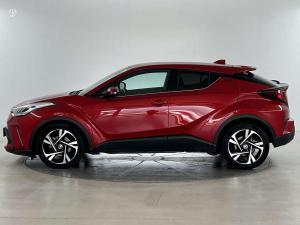 Красный Тойота C-HR 2023 в Вильнюс, объемом двигателя 1.80 л и пробегом 94 тыс. км за 23900 €, фото 4 на AUTOMOTO.COM.LV