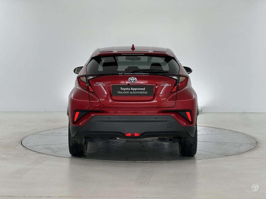 Красный Тойота C-HR 2023 в Вильнюс, объемом двигателя 1.80 л и пробегом 94 тыс. км за 23900 €, фото 5 на AUTOMOTO.COM.LV