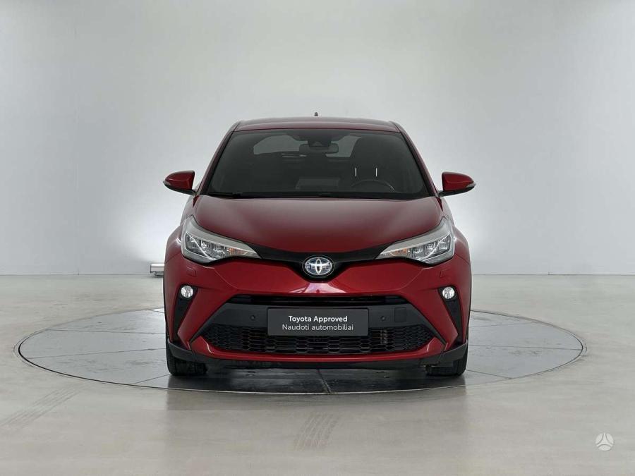 Красный Тойота C-HR 2023 в Вильнюс, объемом двигателя 1.80 л и пробегом 94 тыс. км за 23900 €, фото 6 на AUTOMOTO.COM.LV
