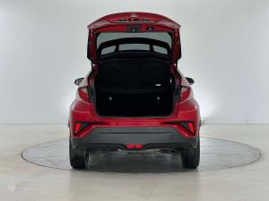 Красный Тойота C-HR 2023 в Вильнюс, объемом двигателя 1.80 л и пробегом 94 тыс. км за 23900 €, фото 11 на AUTOMOTO.COM.LV