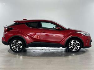 Красный Тойота C-HR 2023 в Вильнюс, объемом двигателя 1.80 л и пробегом 94 тыс. км за 23900 €, фото 17 на AUTOMOTO.COM.LV