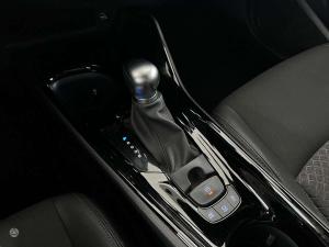 Красный Тойота C-HR 2023 в Вильнюс, объемом двигателя 1.80 л и пробегом 94 тыс. км за 23900 €, фото 23 на AUTOMOTO.COM.LV