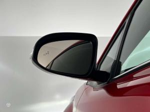 Красный Тойота C-HR 2023 в Вильнюс, объемом двигателя 1.80 л и пробегом 94 тыс. км за 23900 €, фото 26 на AUTOMOTO.COM.LV