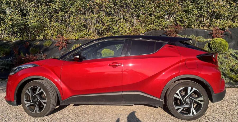 Красный Тойота C-HR 2023 в Вильнюс, объемом двигателя 1.99 л и пробегом 67 тыс. км за 24000 €, фото 3 на AUTOMOTO.COM.LV