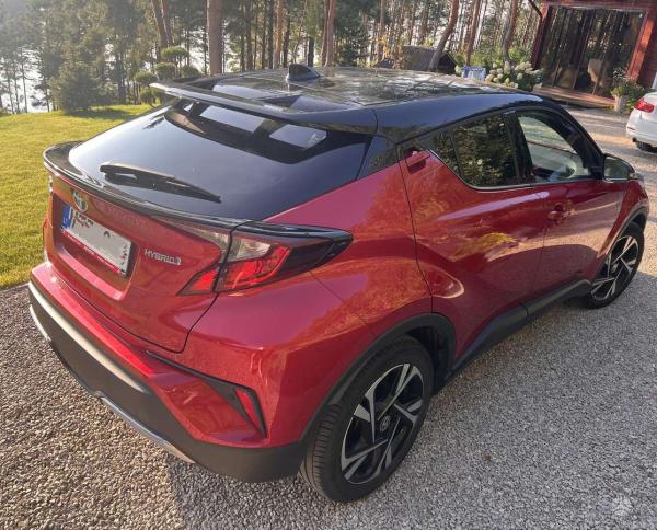 Sarkans Toyota C-HR 2023 Viļņa, ar dzinēja tilpumu 1.99 L un nobraukumu 67 tūkst. km par 24000 €, foto 4 vietnē AUTOMOTO.COM.LV