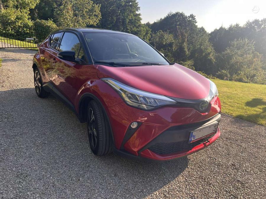 Красный Тойота C-HR 2023 в Вильнюс, объемом двигателя 1.99 л и пробегом 67 тыс. км за 24000 €, фото 6 на AUTOMOTO.COM.LV