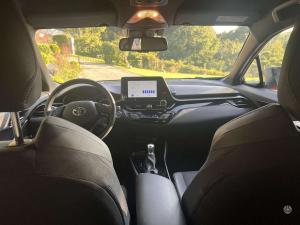 Красный Тойота C-HR 2023 в Вильнюс, объемом двигателя 1.99 л и пробегом 67 тыс. км за 24000 €, фото 10 на AUTOMOTO.COM.LV