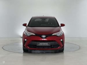 Red Toyota C-HR 2023 in Vilnius, with an engine capacity of 1.80 L and mileage of 92 thousand km for 23900 €, photo 6 on AUTOMOTO.COM.LV