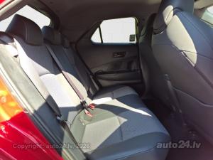 Красный Тойота C-HR 2025 в Таллин, объемом двигателя 1.80 л и пробегом 15 тыс. км за 38990 €, фото 19 на AUTOMOTO.COM.LV