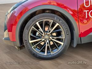 Sarkans Toyota C-HR 2025 Tallina, ar dzinēja tilpumu 1.80 L un nobraukumu 15 tūkst. km par 38990 €, foto 16 vietnē AUTOMOTO.COM.LV