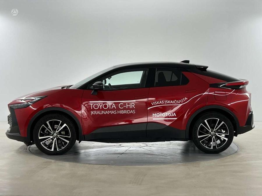 Красный Тойота C-HR 2025 в Вильнюс, объемом двигателя 1.99 л и пробегом 20 тыс. км за 39900 €, фото 4 на AUTOMOTO.COM.LV