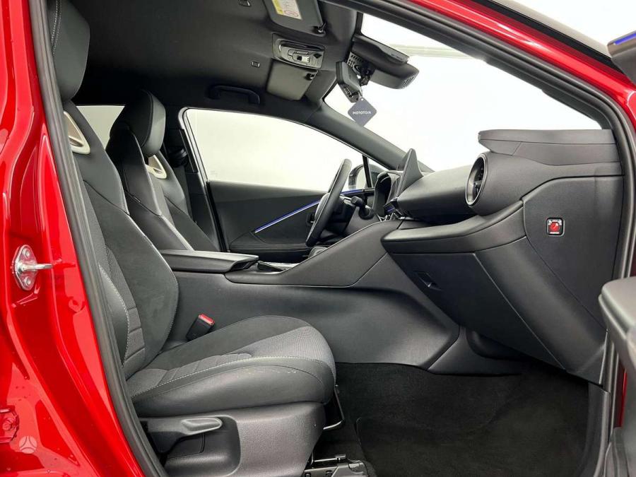 Красный Тойота C-HR 2025 в Вильнюс, объемом двигателя 1.99 л и пробегом 20 тыс. км за 39900 €, фото 7 на AUTOMOTO.COM.LV