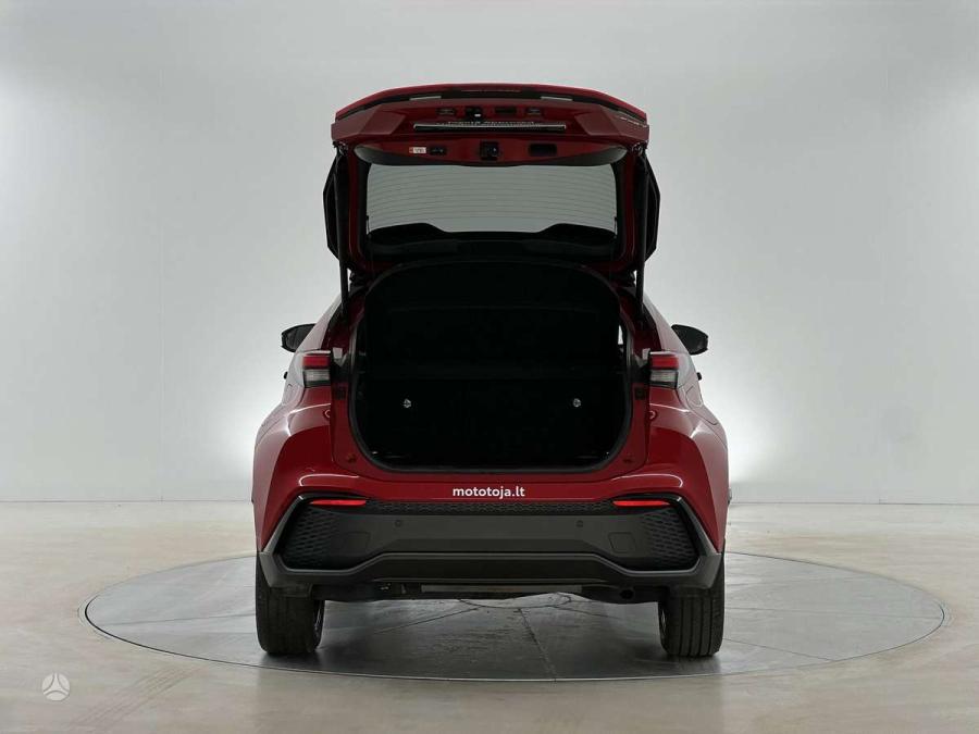 Красный Тойота C-HR 2025 в Вильнюс, объемом двигателя 1.99 л и пробегом 20 тыс. км за 39900 €, фото 11 на AUTOMOTO.COM.LV