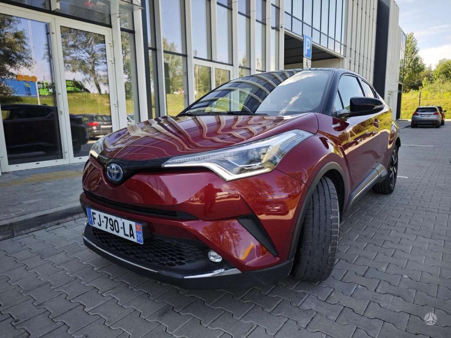 Красный Тойота C-HR 2019 в Вильнюс, объемом двигателя 1.80 л и пробегом 161 тыс. км за 17800 €, фото 3 на AUTOMOTO.COM.LV
