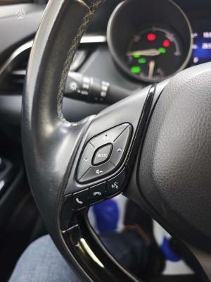 Красный Тойота C-HR 2019 в Вильнюс, объемом двигателя 1.80 л и пробегом 161 тыс. км за 17800 €, фото 20 на AUTOMOTO.COM.LV