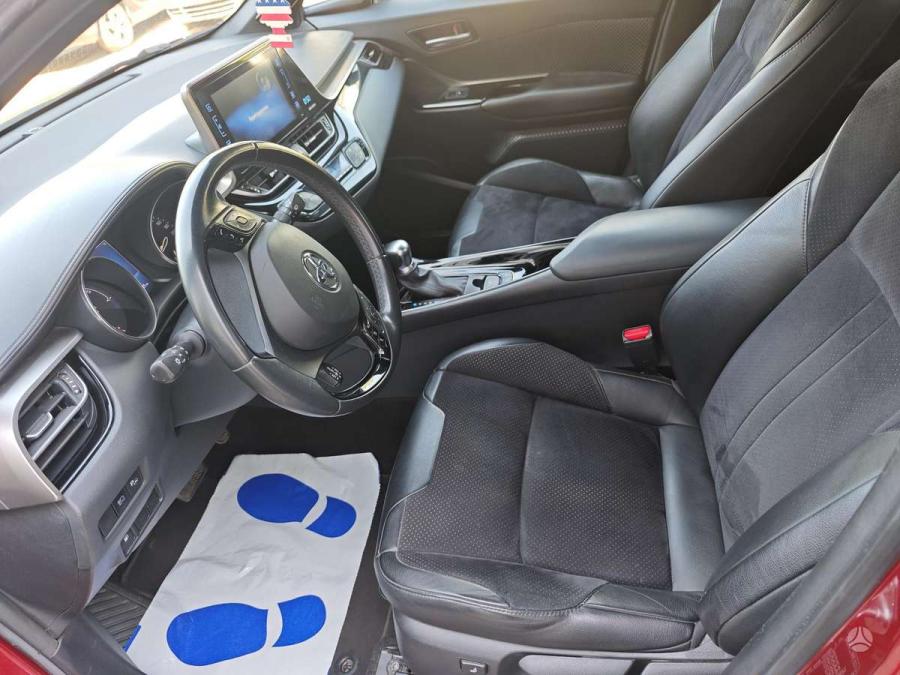 Красный Тойота C-HR 2019 в Вильнюс, объемом двигателя 1.80 л и пробегом 161 тыс. км за 17800 €, фото 30 на AUTOMOTO.COM.LV