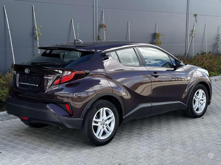 Sarkans Toyota C-HR 2022 Viļņa, ar dzinēja tilpumu 1.80 L un nobraukumu 146 tūkst. km par 20900 €, foto 7 vietnē AUTOMOTO.COM.LV