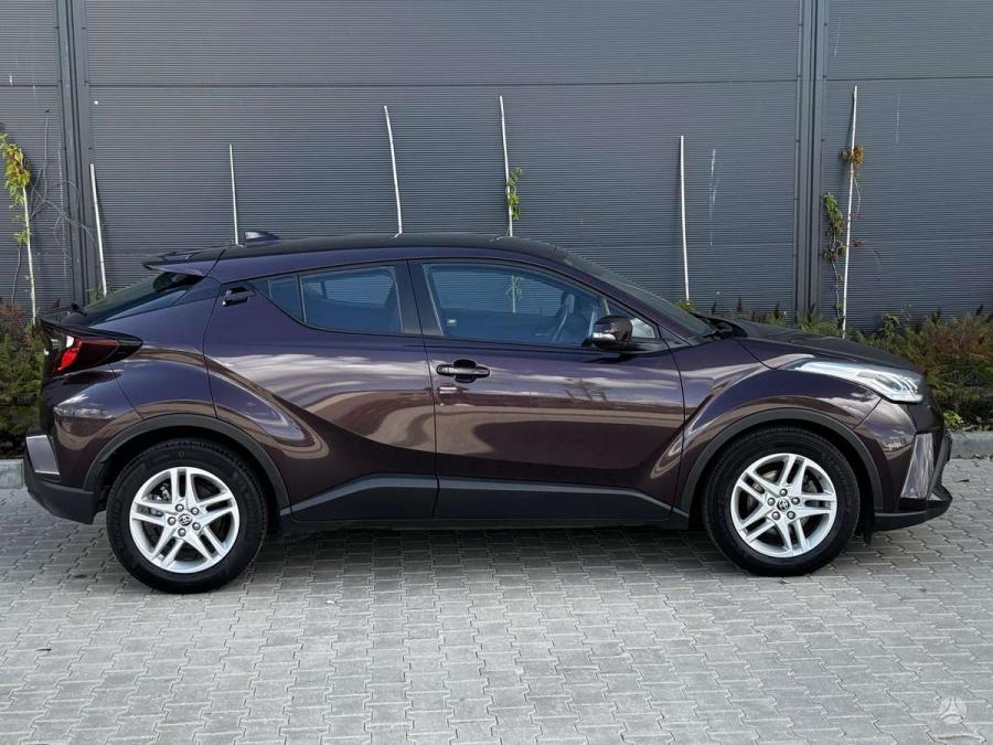 Sarkans Toyota C-HR 2022 Viļņa, ar dzinēja tilpumu 1.80 L un nobraukumu 146 tūkst. km par 20900 €, foto 8 vietnē AUTOMOTO.COM.LV