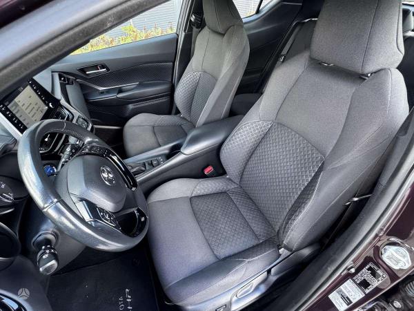 Sarkans Toyota C-HR 2022 Viļņa, ar dzinēja tilpumu 1.80 L un nobraukumu 146 tūkst. km par 20900 €, foto 10 vietnē AUTOMOTO.COM.LV
