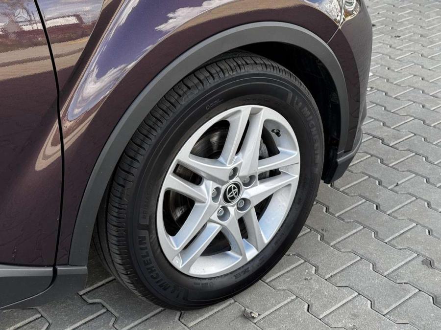 Sarkans Toyota C-HR 2022 Viļņa, ar dzinēja tilpumu 1.80 L un nobraukumu 146 tūkst. km par 20900 €, foto 22 vietnē AUTOMOTO.COM.LV