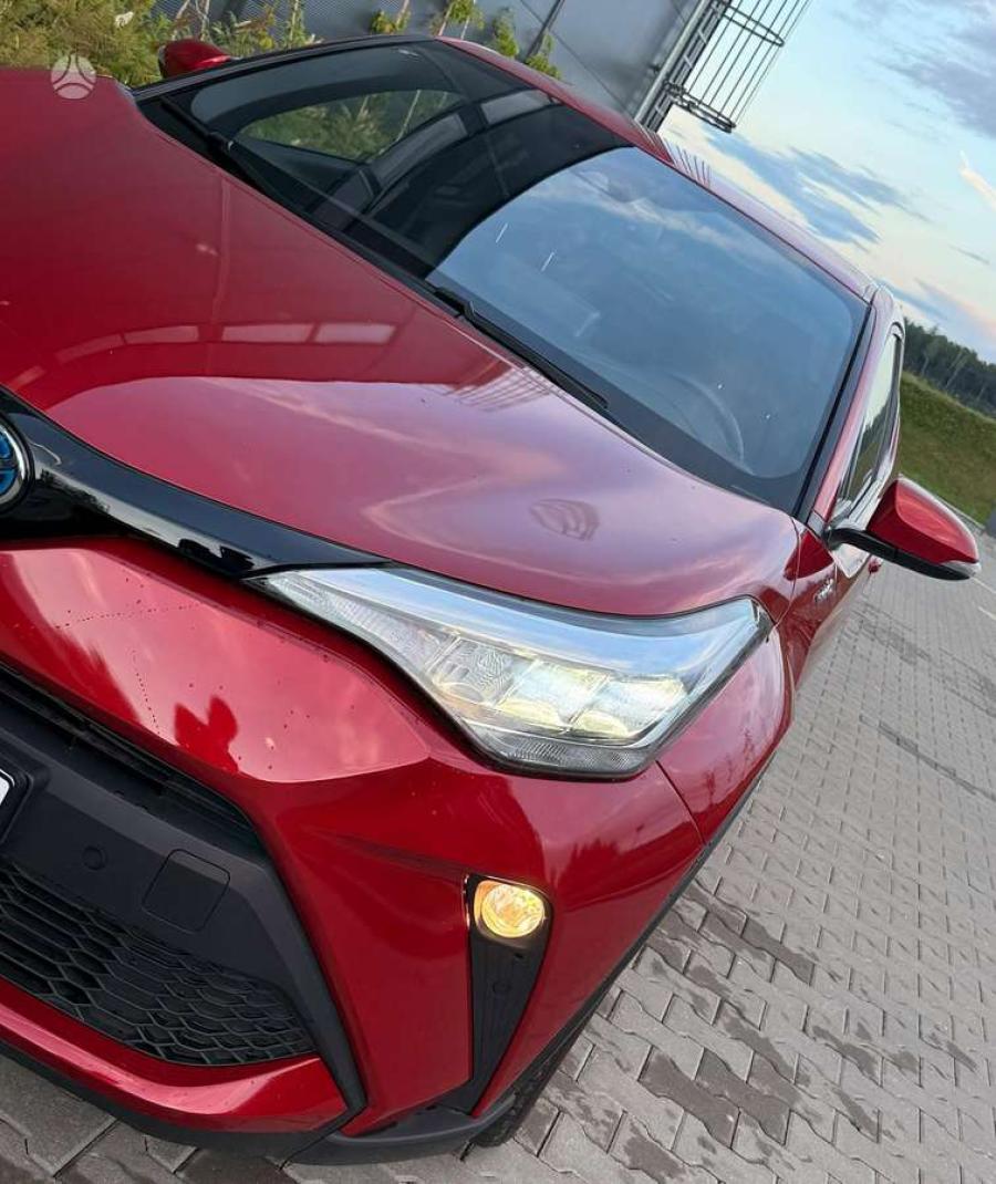 Красный Тойота C-HR 2023 в Вильнюс, объемом двигателя 1.80 л и пробегом 249 тыс. км за 17990 €, фото 5 на AUTOMOTO.COM.LV