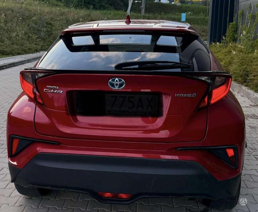 Красный Тойота C-HR 2023 в Вильнюс, объемом двигателя 1.80 л и пробегом 249 тыс. км за 17990 €, фото 9 на AUTOMOTO.COM.LV