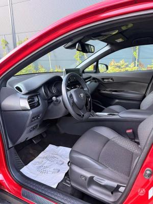 Красный Тойота C-HR 2023 в Вильнюс, объемом двигателя 1.80 л и пробегом 249 тыс. км за 17990 €, фото 16 на AUTOMOTO.COM.LV