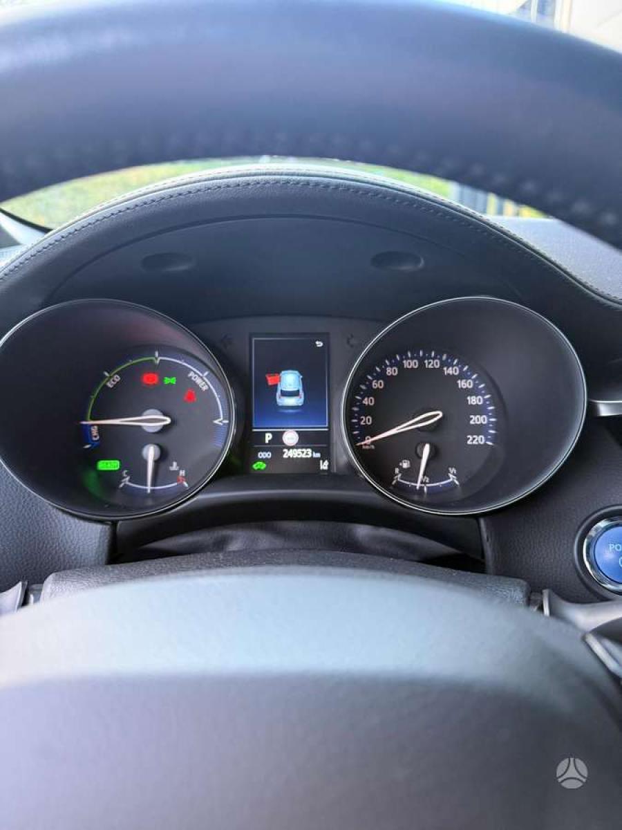 Красный Тойота C-HR 2023 в Вильнюс, объемом двигателя 1.80 л и пробегом 249 тыс. км за 17990 €, фото 18 на AUTOMOTO.COM.LV