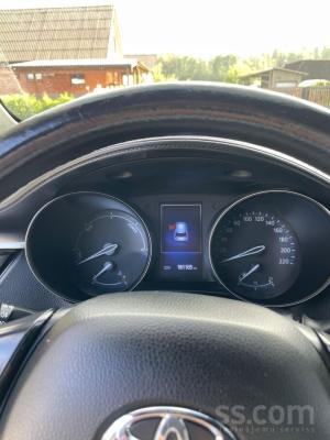 Red Toyota C-HR 2019 in Riga, with an engine capacity of 1.80 L and mileage of 181 thousand km for 15000 €, photo 6 on AUTOMOTO.COM.LV