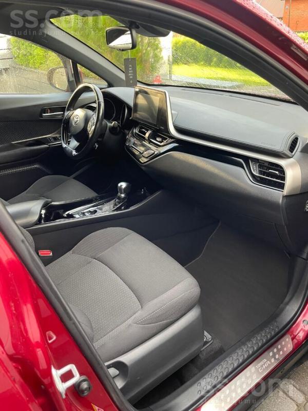 Red Toyota C-HR 2019 in Riga, with an engine capacity of 1.80 L and mileage of 181 thousand km for 15000 €, photo 7 on AUTOMOTO.COM.LV