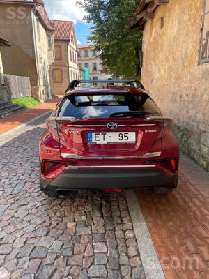 Red Toyota C-HR 2019 in Riga, with an engine capacity of 1.80 L and mileage of 181 thousand km for 15000 €, photo 14 on AUTOMOTO.COM.LV