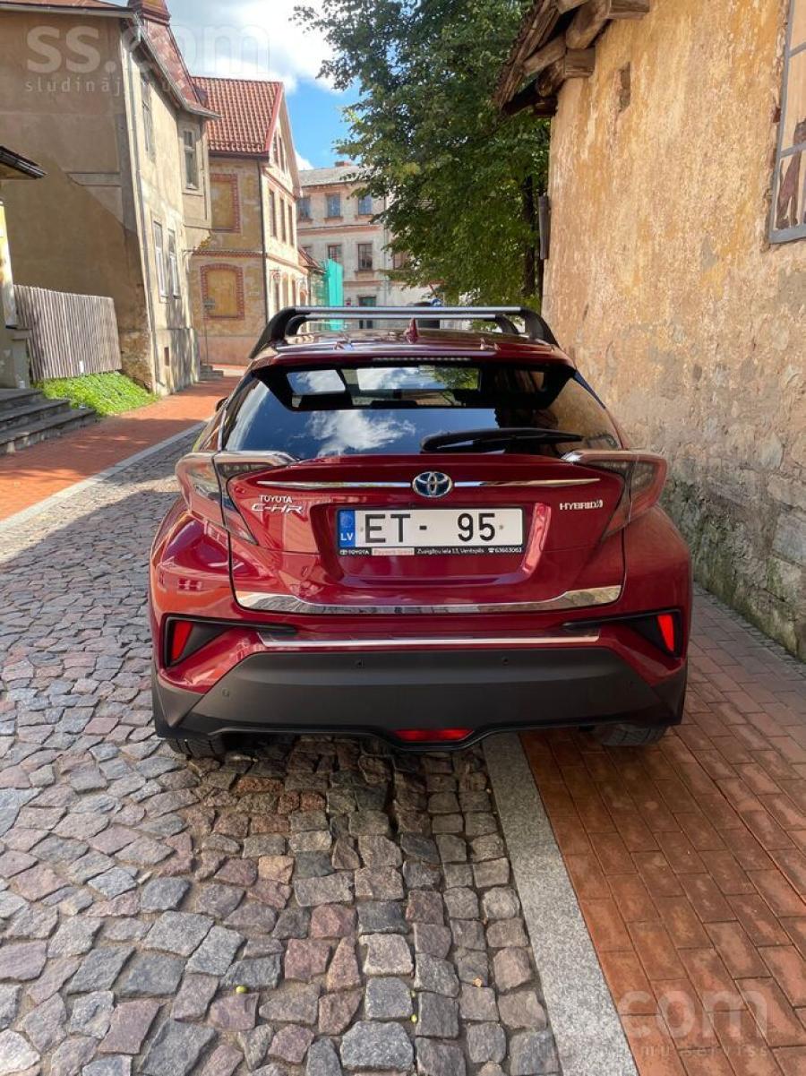 Red Toyota C-HR 2019 in Riga, with an engine capacity of 1.80 L and mileage of 181 thousand km for 15000 €, photo 14 on AUTOMOTO.COM.LV