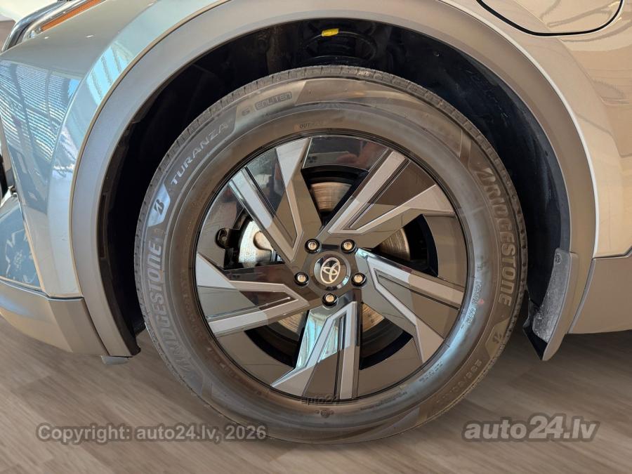 Toyota C-HR 2026 in Parnu, with an engine capacity of 0.00 L and mileage of 8 thousand km for 44500 €, photo 15 on AUTOMOTO.COM.LV