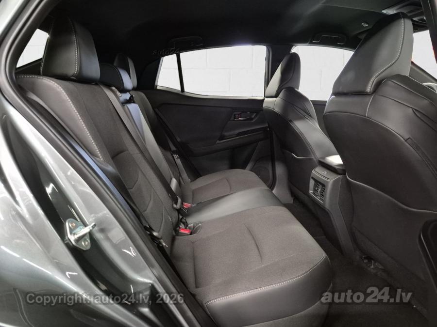 Toyota C-HR 2026 Tallina, ar dzinēja tilpumu 0.00 L un nobraukumu 13 tūkst. km par 44490 €, foto 8 vietnē AUTOMOTO.COM.LV